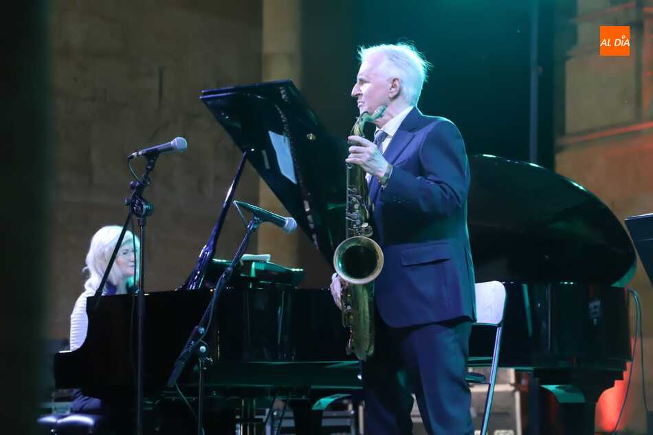 Noche mágica de jazz con Scott Hamilton & Dena DeRose - SALAMANCArtv AL ...